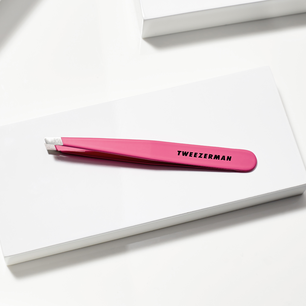 Tweezerman Slant Tweezer - Pretty In Pink NZ | Adore Beauty